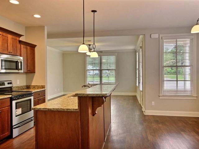 214 E South St, Collierville, TN 38017 | MLS #10217 | Compass