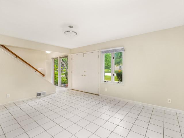 214 E Spooner Rd