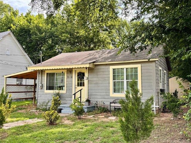 214 E St SE, Ardmore, OK 73401