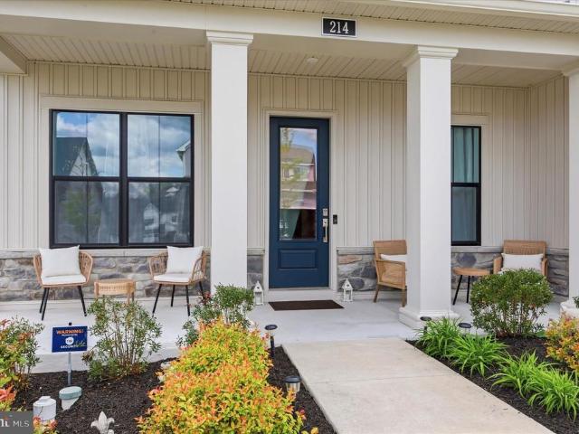 214 Equestrian Way