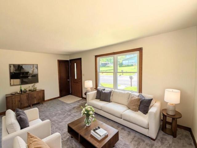 214 Fairview St