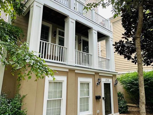 214 Hart Mews