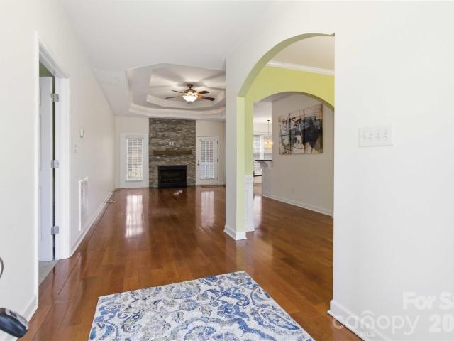 214 Hedgecrest Lane