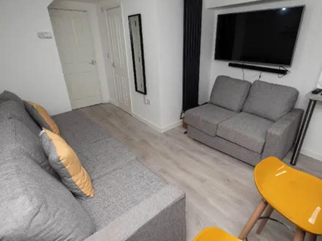 214 Hubert Road, Stirchley, B29 6EP, United Kingdom | 6 bed apartment for rent #158855864 | Rentberry