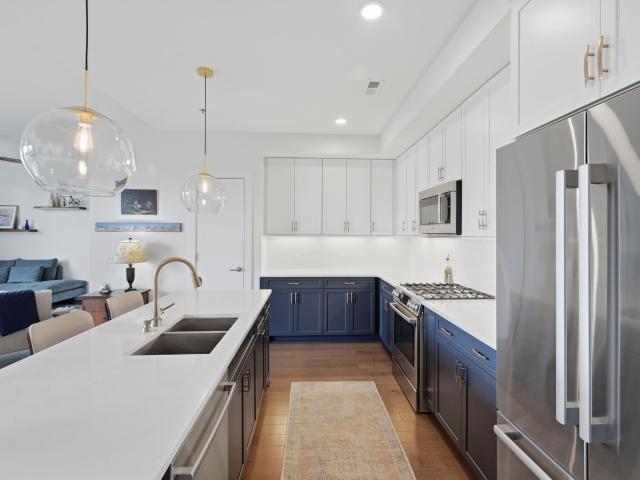214 Hunt Street 311