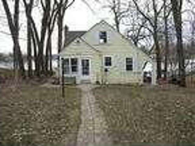 214 Janet Dr, Island Lake, Il 60042