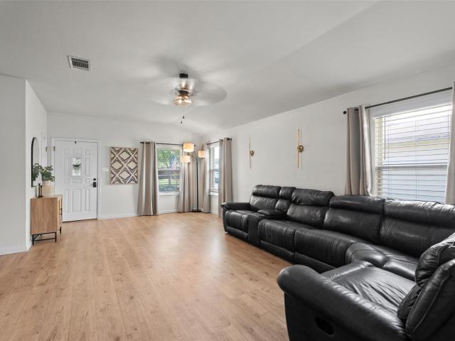 214 Jennifer Ln
