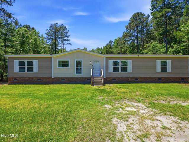 214 Ola Belle Rd, Burgaw, NC 28425