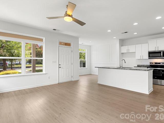 214 Overstone Court # 7