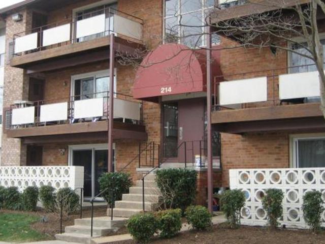 214 Locust St SE #124 Vienna, VA 22180