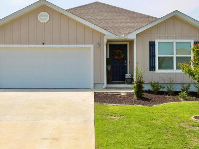 214 Laurel Hl St, Crestview, FL 32539