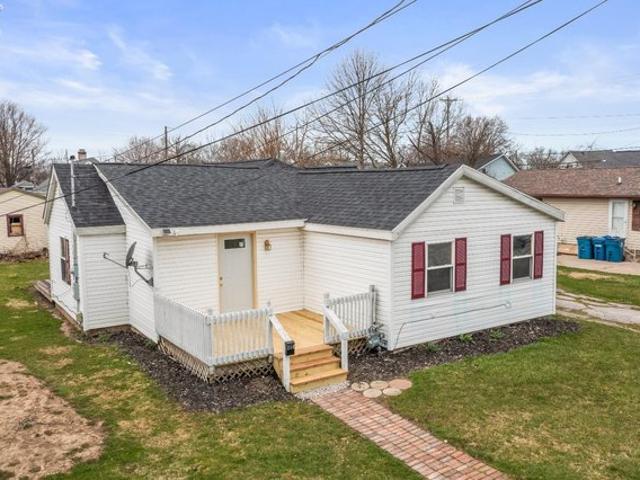 214 Linden St, Port Clinton, OH 43452