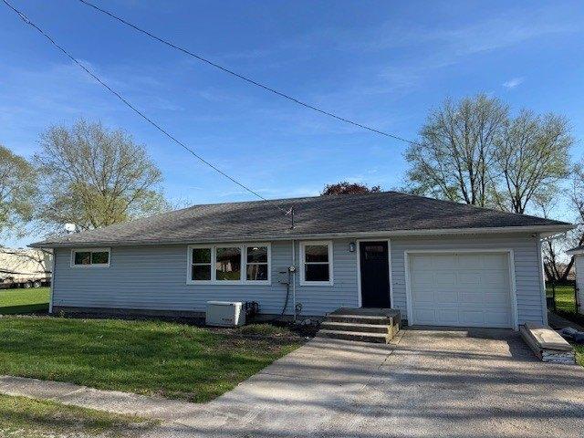 214 Lydia St, Graymont, IL 61743