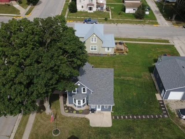 214 Maple Street N