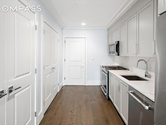 214 Market St 204, Boston, MA