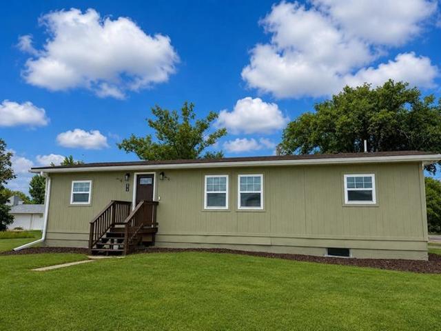 214 N 6th St, Groton, SD 57445