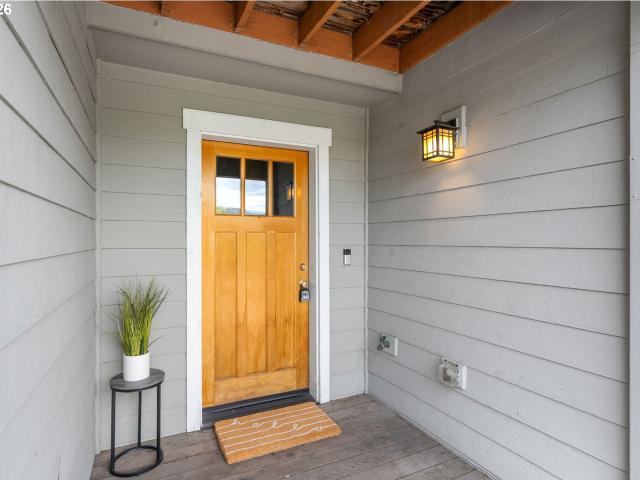 214 N 18TH ST