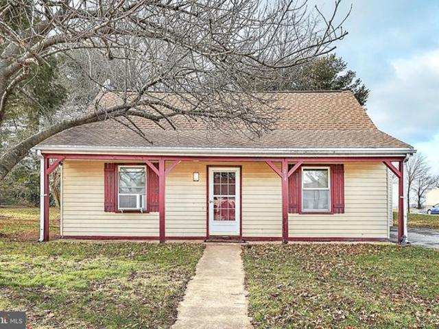 214 N Liverpool St, Manchester, PA 17345