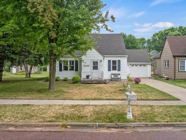 214 N Rebecca St, Ivanhoe, MN 56142