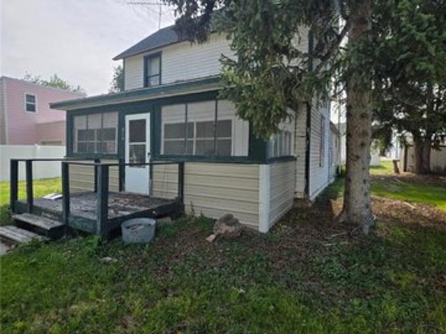 214 S 4th St, Bridger, MT 59014