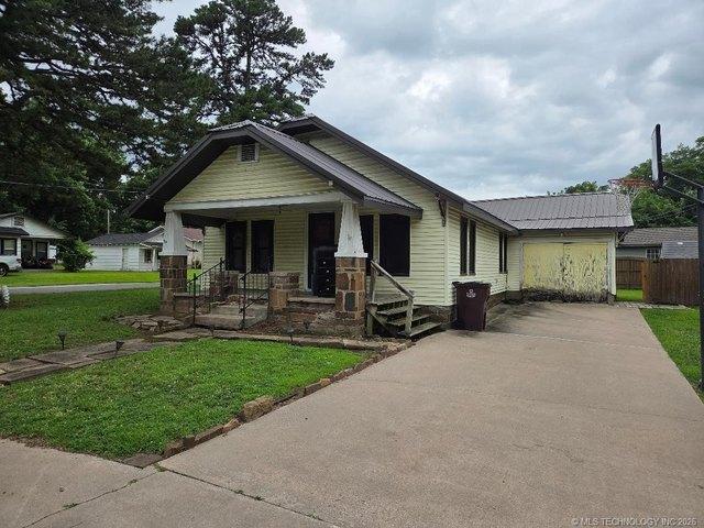 214 S 4th St, Eufaula, OK 74432