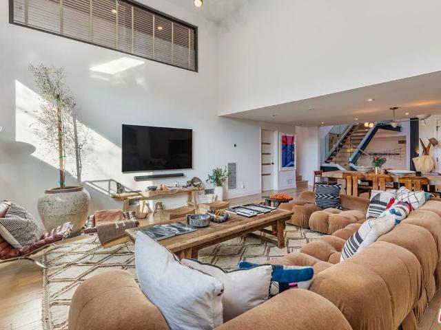214 S Venice Blvd, Venice, CA 90291 | MLS #26666