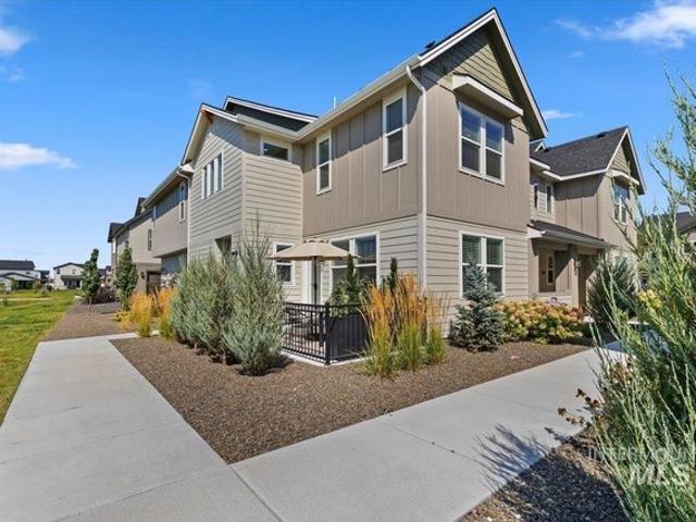 214 S Koyukuk Ln, Star, ID 83669