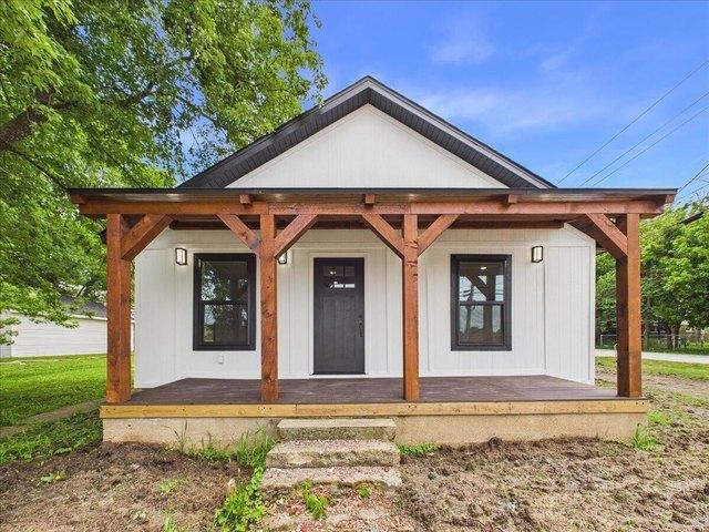 214 S Locust St, Buffalo, MO 65622