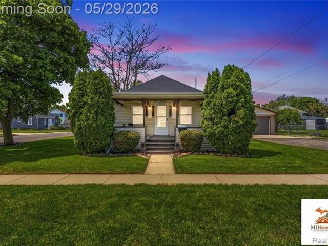 214 S McDonnell St, Corunna, MI 48817