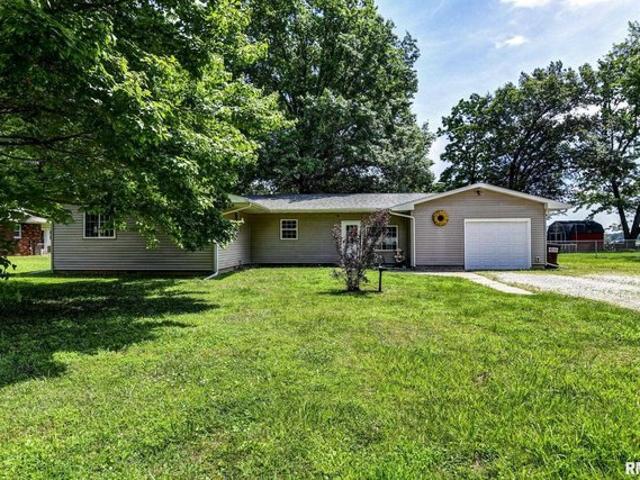 214 S Parker St, Taylorville, IL 62568