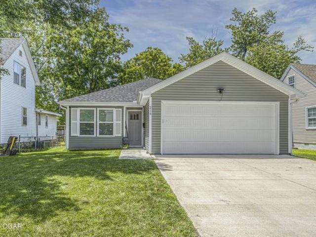 214 S Pennsylvania Ave, Webb City, MO 64870