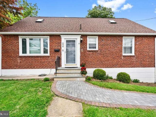 214 S Sproul Rd, Broomall, PA 19008