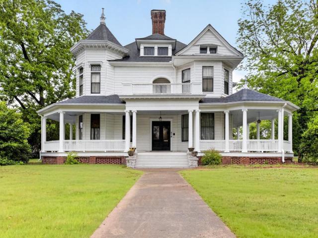 214 South Street E