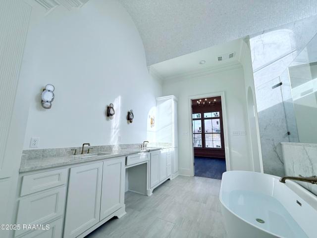 214 Sabal Grv Ln, Youngsville, LA 70592 | MLS #RA25001 | Compass