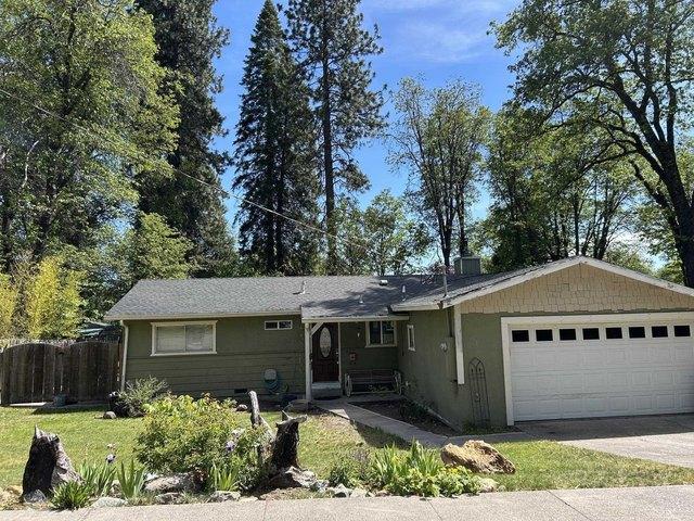 214 Shasta Ave, Mount Shasta, CA 96067