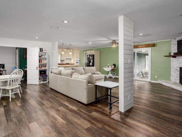 214 Shirley Dr