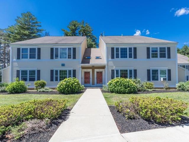 214 Springbrook Cir, Portsmouth, NH 03801