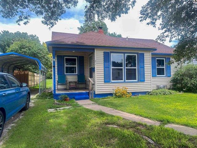 214 Stout St, Pratt, KS 67124
