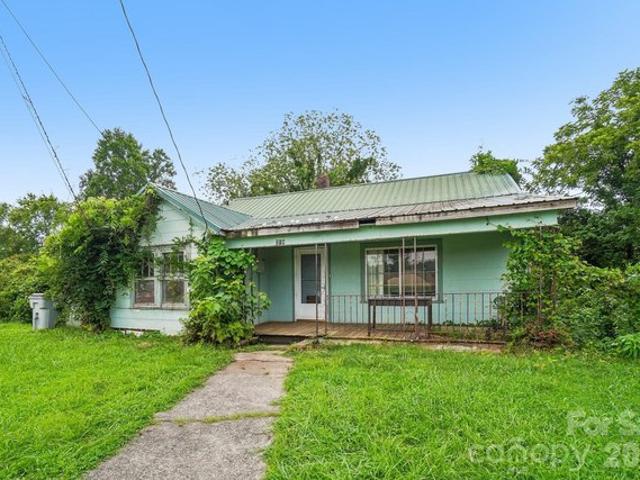 214 Sunset St NW, Lenoir, NC 28645