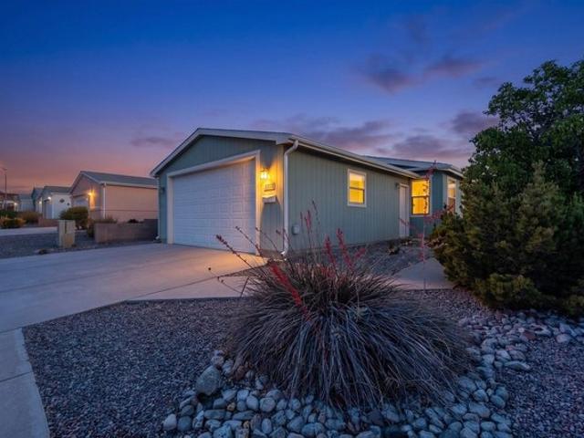 214 Sunrise Bluffs Dr, Belen, NM 87002