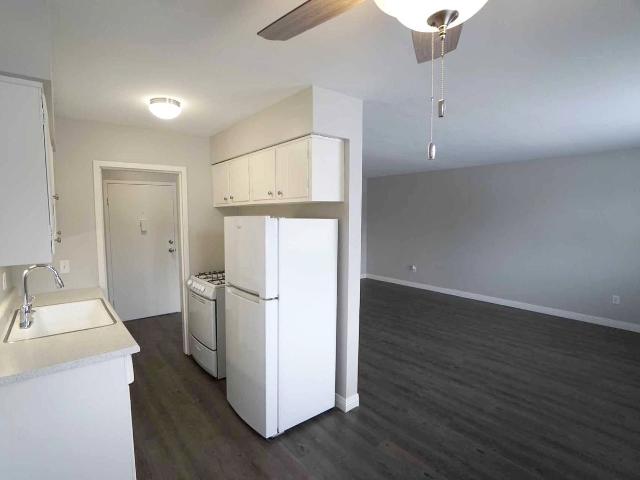214 Place Apartments 1 Bedroom Apartment for Rent at 214 W 15th St, Minneapolis, MN 55403 Loring Park