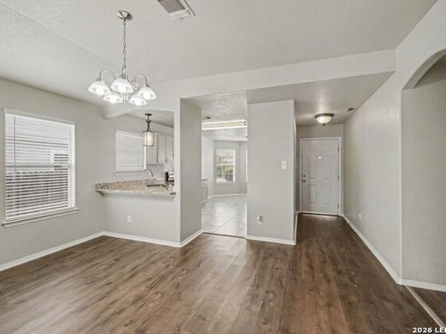 214 Roswell Cyn