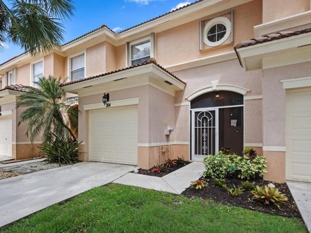 214 River Bluff Ln, Royal Palm Beach, FL 33411