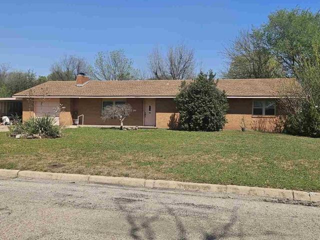 214 Russell Ave, Blackwell, OK 74631