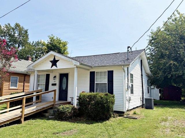 214 W 19th St, Metropolis, IL 62960