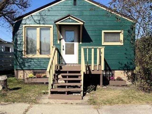 214 W 1st Ave, Keewatin, MN 55753