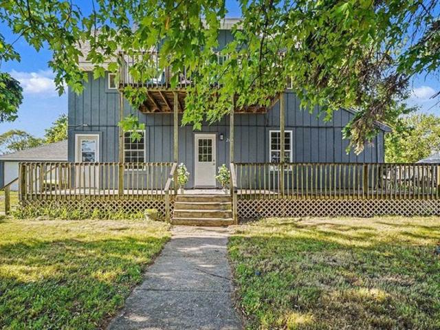 214 W 2nd St, Pinconning, MI 48650