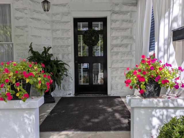 214 W Campbell Street