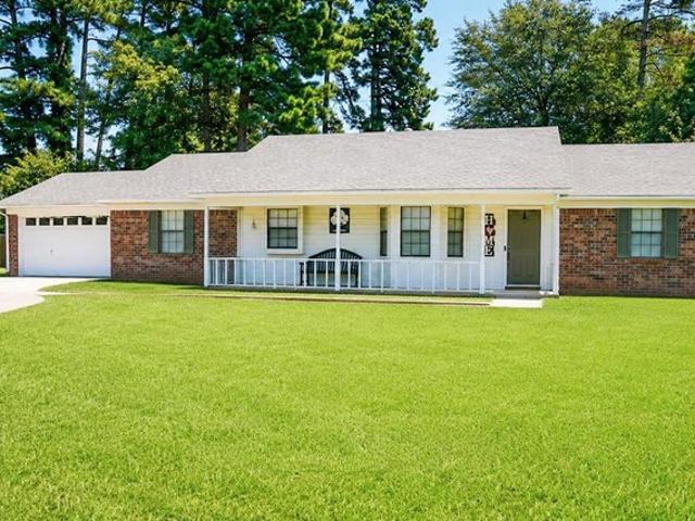 214 Woodmont St, Wake Village, TX 75501