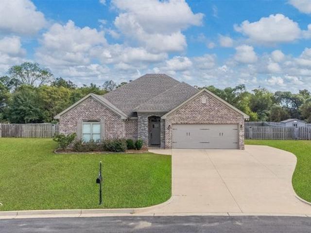 214 Watkins Glen Dr, Wetumpka, AL 36093